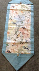 Ten Minute Table Runner Perfect For A Last Minute Gift - Quilting Cubby