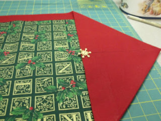 Ten Minute Table Runner Perfect For A Last Minute Gift - Quilting Cubby